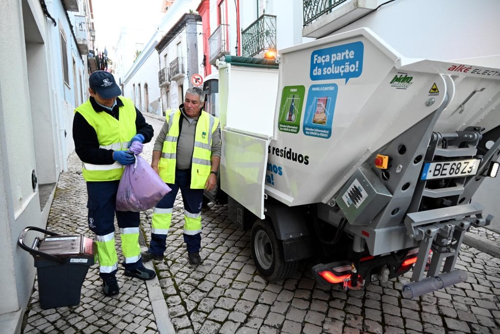 Recolha de resíduos porta-a-porta teve início no Centro Histórico de ...